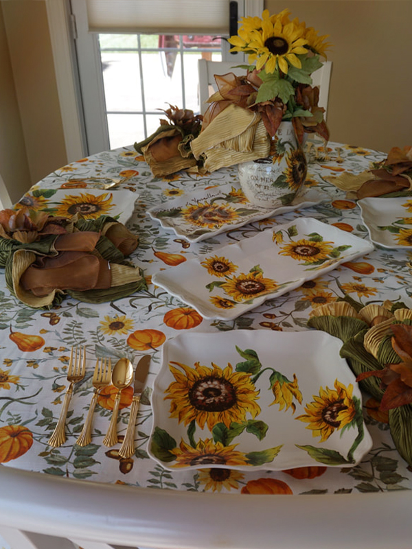 My "September Sunflower" Table - Two Adorable Labs